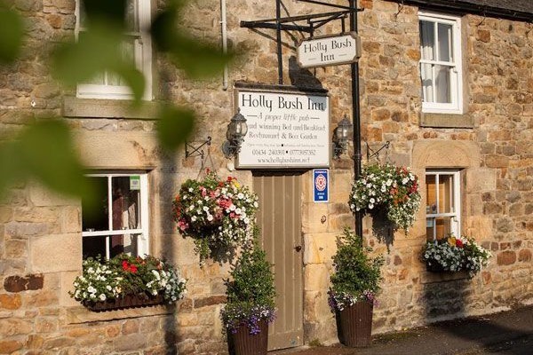 Holly Bush Inn - Cosy pub with food and rooms near Kielder Water ...